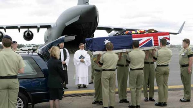 Soldier's body arrives in Australia