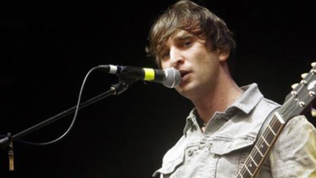 Jet singer collapses at gig