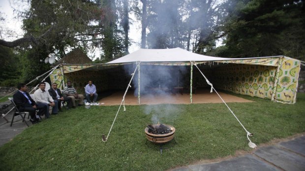 Donald Trump admits making money out of Gaddafi Bedouin tent deal