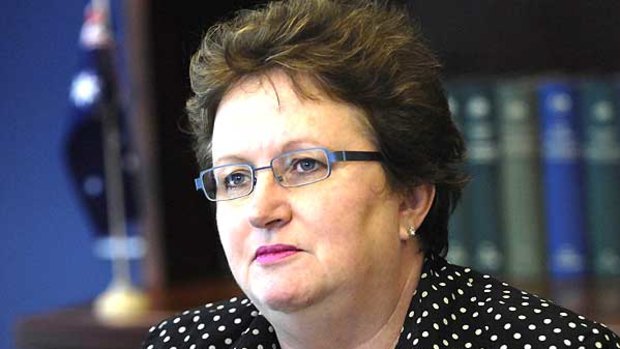 Mafia figure's visa 'in interests of humane society': Vanstone