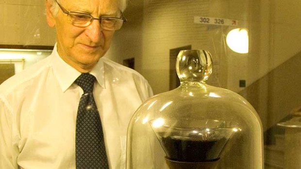 Pitch Drop professor John Mainstone dies