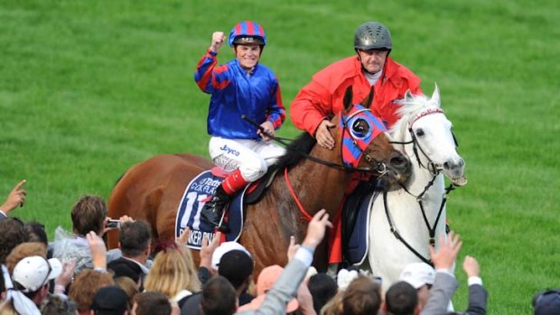 Magic man Williams shines again to paint the town pink