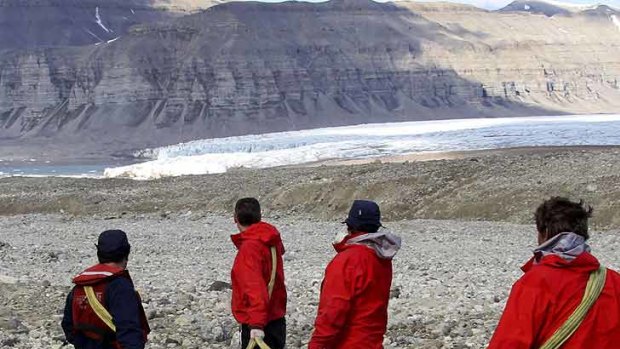 Deadly polar bear rampage: did safety measures fail schoolboy explorers?