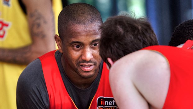 Tigers sign Ubaka replacement