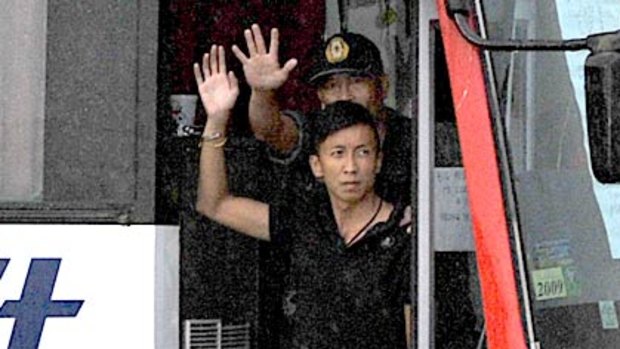 Concern at police tactics after eight bus-siege hostages die