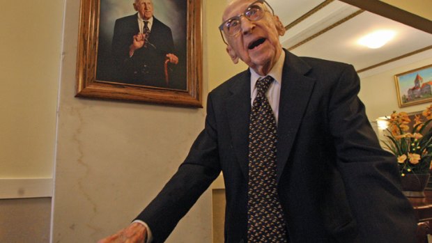 World's oldest man dies