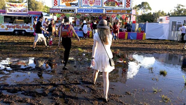 Rain and hail pelt down on Splendour's homecoming parade
