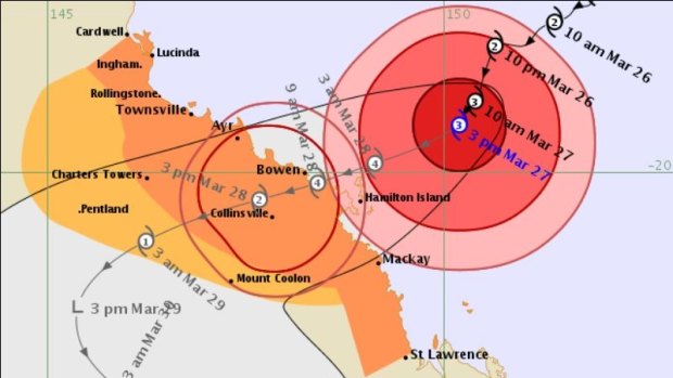 Cyclone Debbie: 25,000 Mackay locals told to flee surge