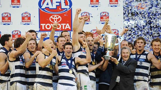 Cats legend Bob Davis passes away