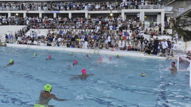 Water polo team heats up Icebergs exhibition