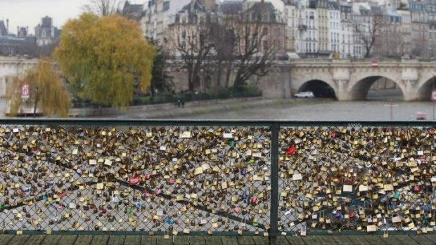 'Locks of love' bridge in Paris evacuated