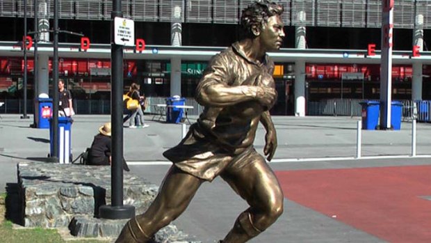 Mal Meninga to have statue at Suncorp Stadium