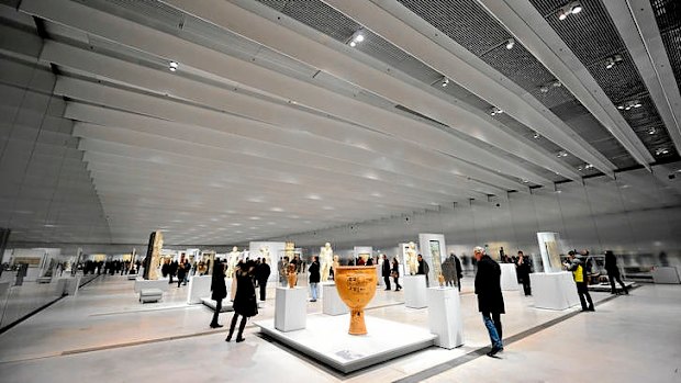 New Louvre opens amid slag heaps of mining town