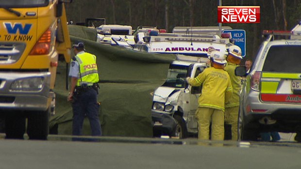 Western Freeway blocked by crash