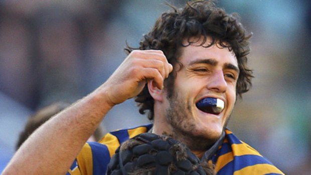 Dave Dennis re-signs with Waratahs for two years