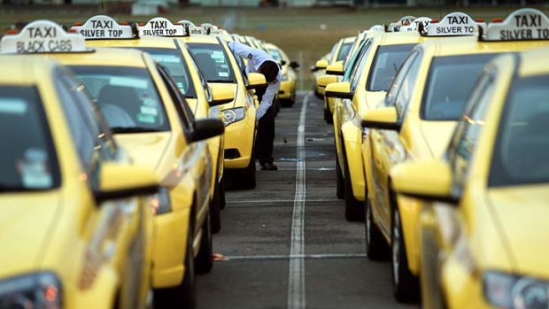 Taxis want $10 minimum rate for inner-city fares
