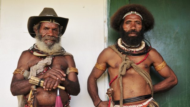 Mapping the DNA inheritance from Neanderthal and Denisovan ancestors