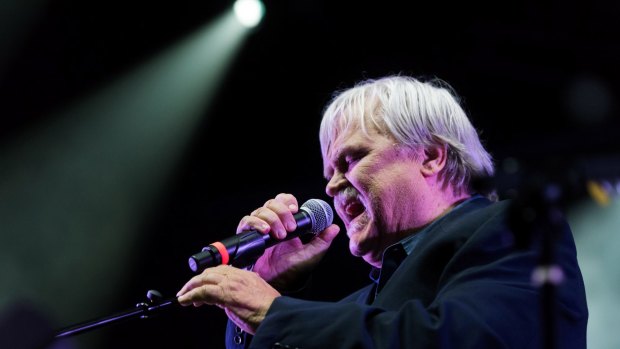 Colonel Bruce Hampton dies on stage at end of his 70th birthday gig