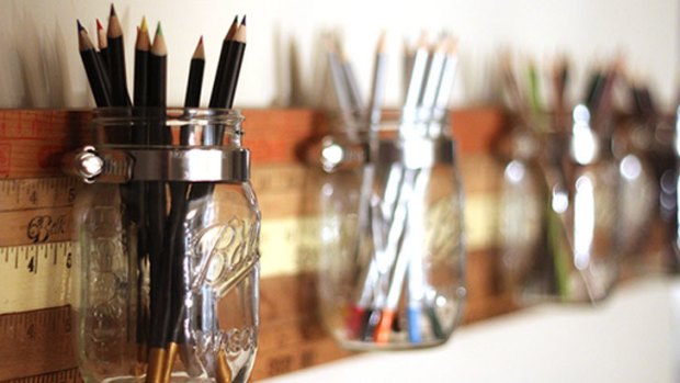 DIY: Mason jar wall storage