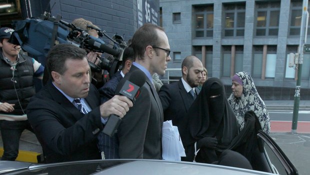 Fatima Elomar escapes jail after buying clothes for IS husband Mohammed ...