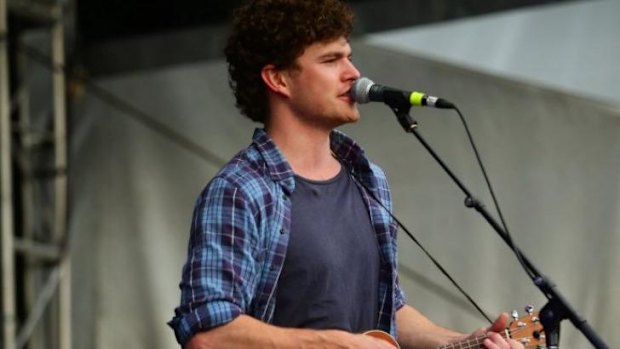 Riptide singer Vance joyless in concert
