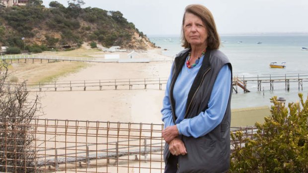 Lindsay Fox recognises no boundaries in battle of the beach