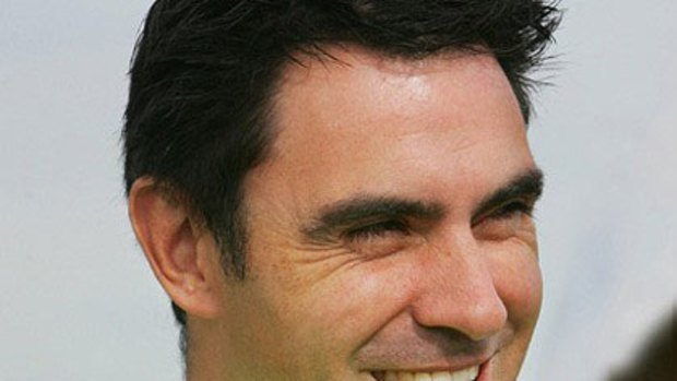 Water Minister Tim Holding missing on freezing mountain