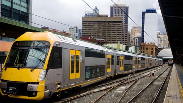 Waratah trains finally near as RailCorp takes first set for tests