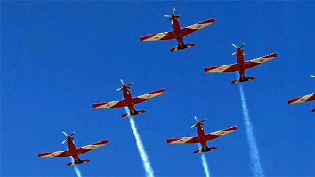 RAAF plane crashes at Sale