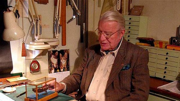 Recluse was a revered master of miniature shipbuilding