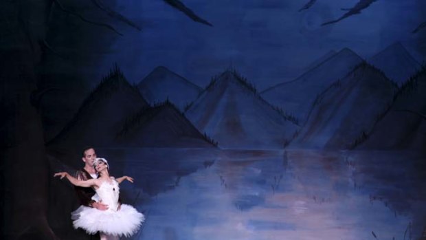 All-male troupe adds comic turns to ballet classics