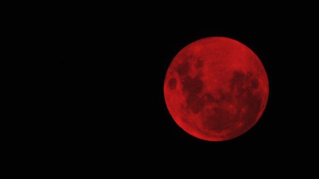 Total lunar eclipse tonight