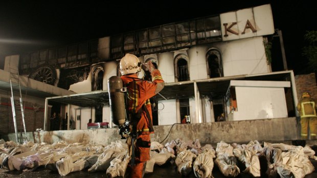 Bangkok nightclub blaze kills scores