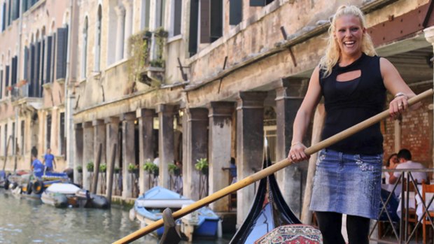 After centuries, Venice gets female gondolier