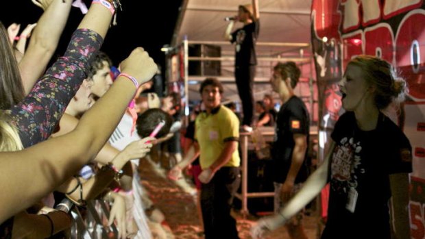 Red Frogs need a pad to help out schoolies