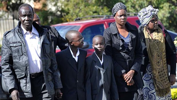 Hundreds gather to farewell Ayen