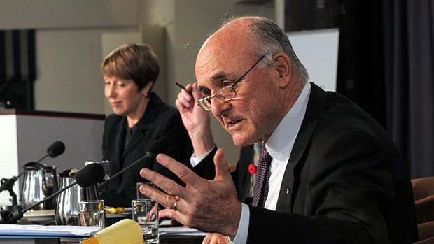 Books decision a windfall for Amazon, says Fels