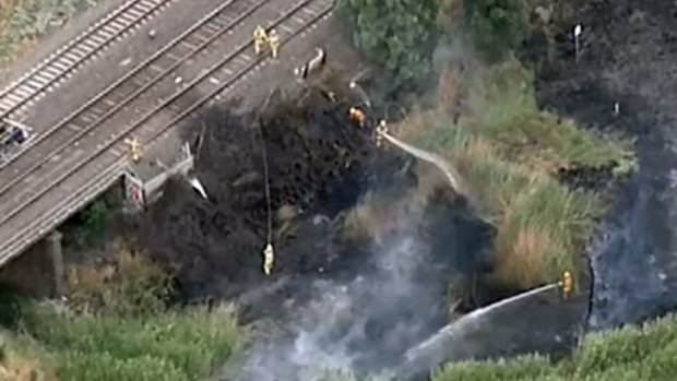 Craigieburn train line resumes after grass fire