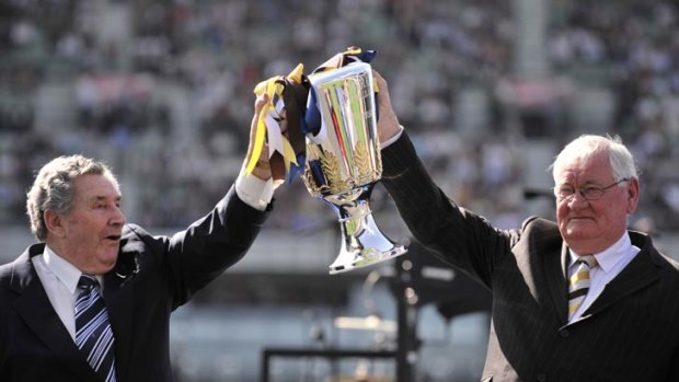 Cats legend Bob Davis passes away