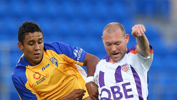 Glory re-sign McGarry for another year