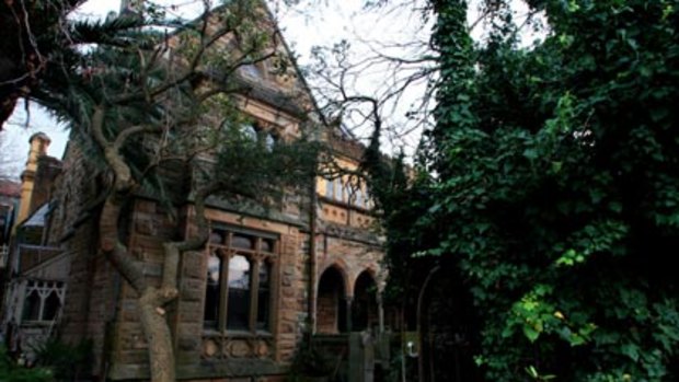 Eerily empty: mansions where history lies in ruins