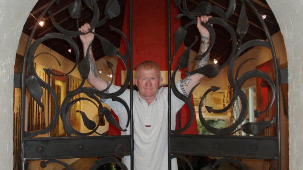 Killer finds brush-strokes beat brushes with the law