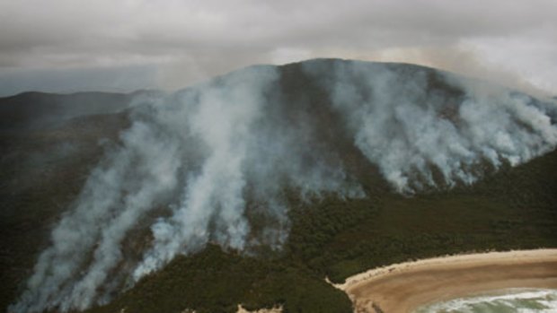 Firefighters continue to battle Wilsons Prom blaze