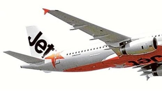 Pilots 'fumbled with wrong flap settings' during botched landing