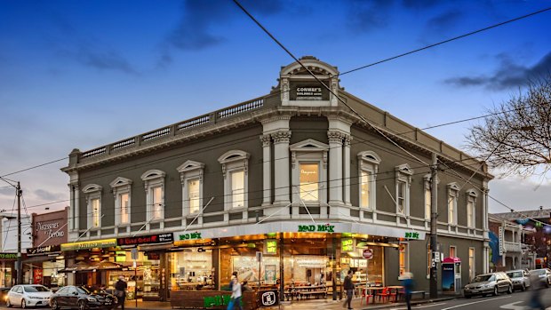Auction takes Chapel Street shops high