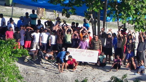Life on Nauru 'horrific', says aid worker
