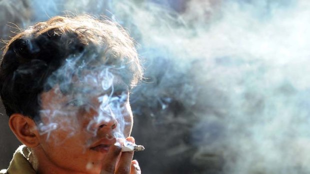 Study finds how smoking keeps you slim