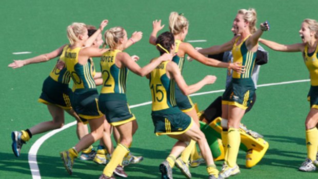 Hockeyroos pushed before winning gold medal