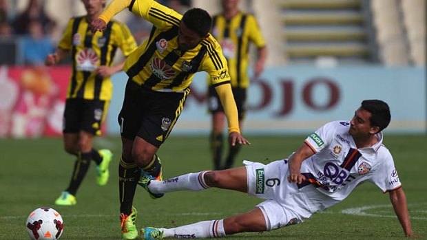 Cameron Edwards earns praise from Perth Glory coach Kenny Lowe