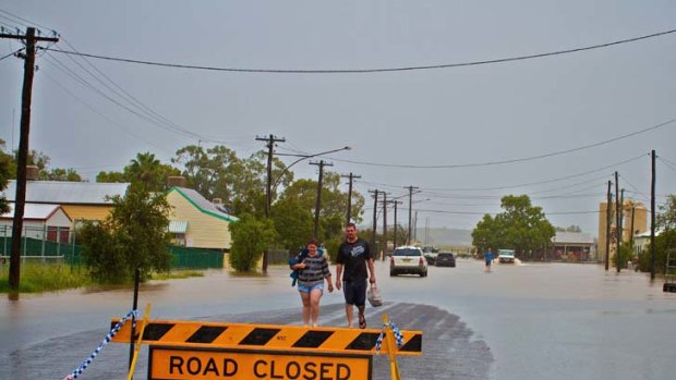 Moree braces for worst flood in decades as river levels climb